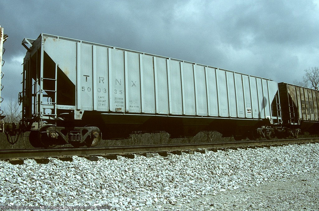 TRNX 3 Bay Covered Hopper 500335