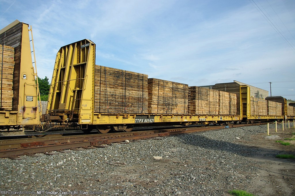 TTX Bulkhead Flat Car 805421