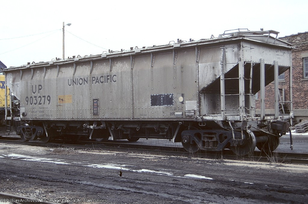 UP Covered Hopper 903279
