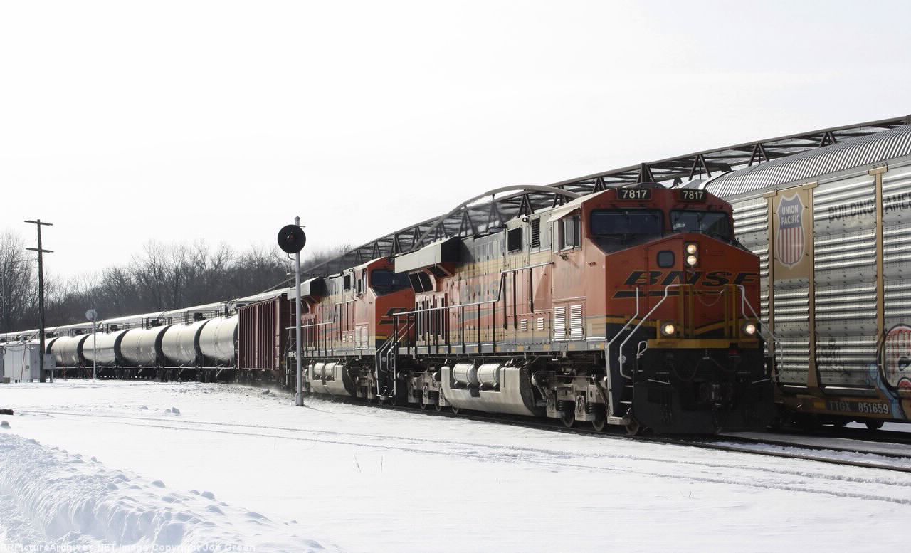 BNSF 7817