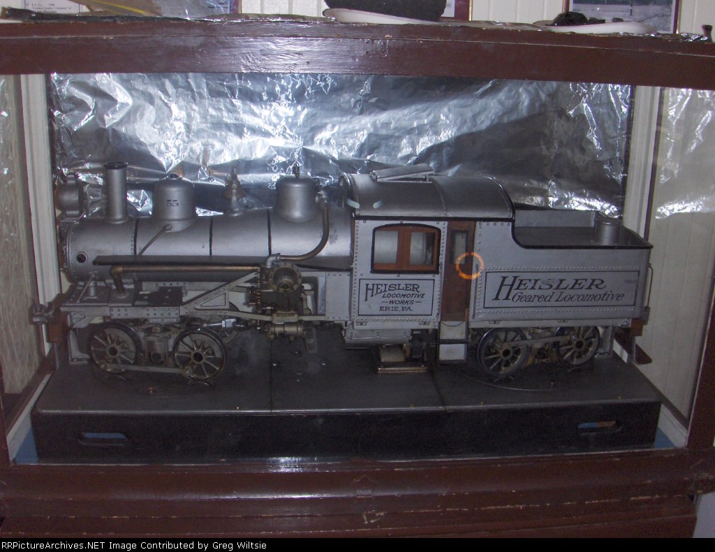 Model of Heisler Geared locomotive