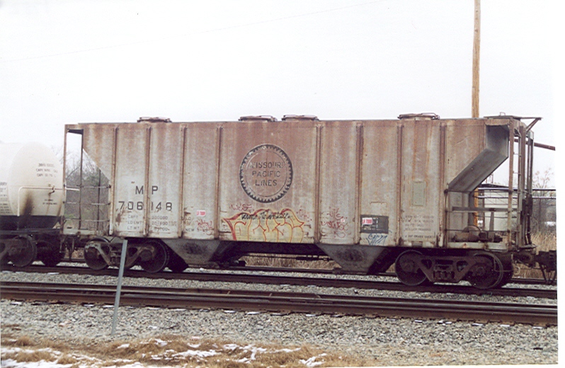 MP PS 2-bay covered hopper