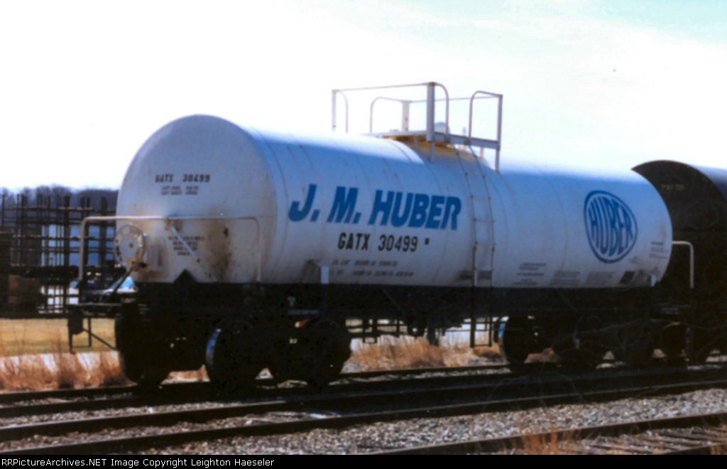 GATX 30499 in J.M. Huber paint