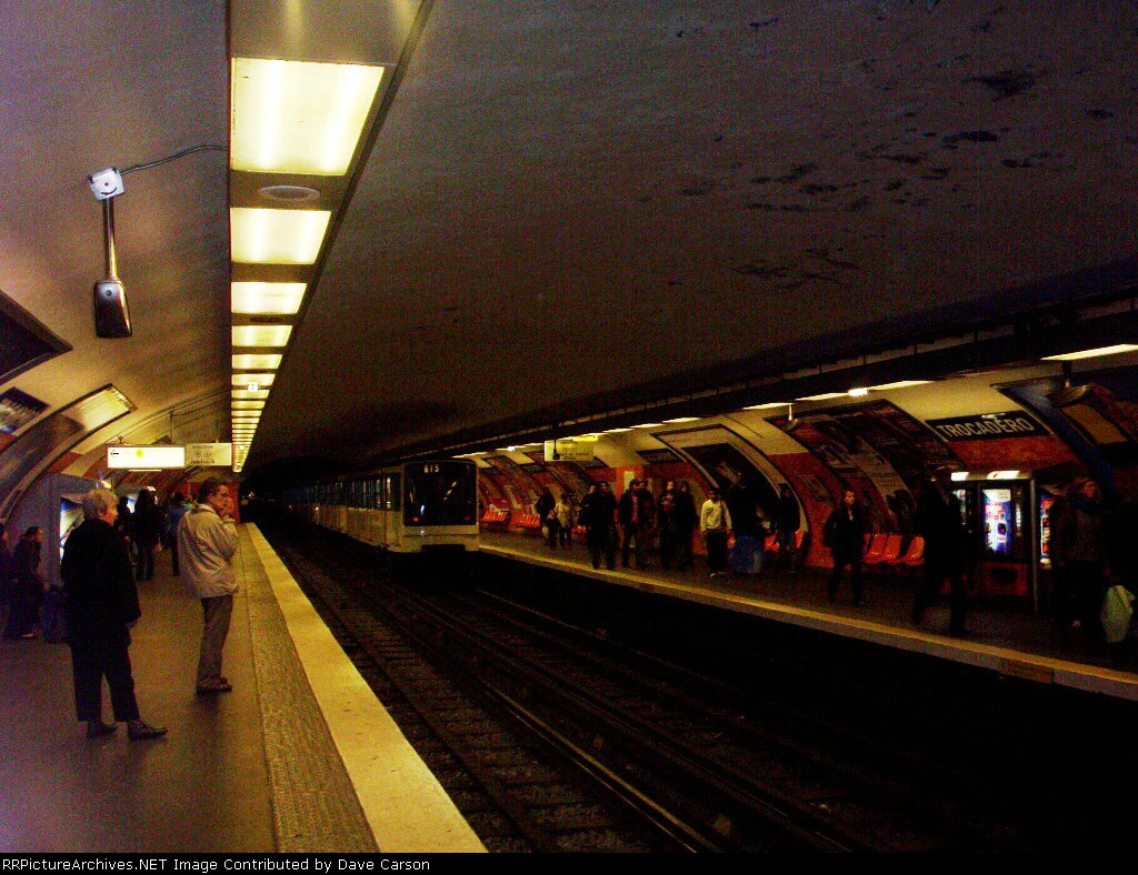 RATP (Paris Metro) MP73 stock at Trocadero on Ligne 6