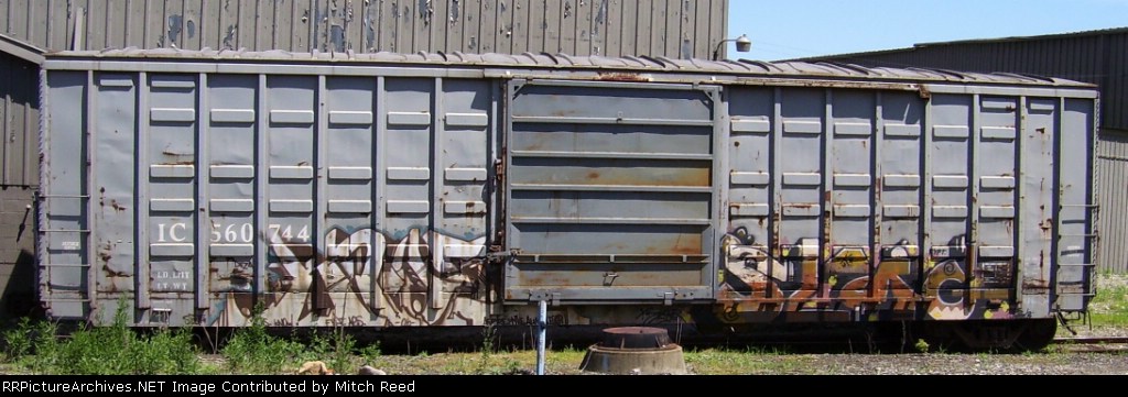 IC 560744