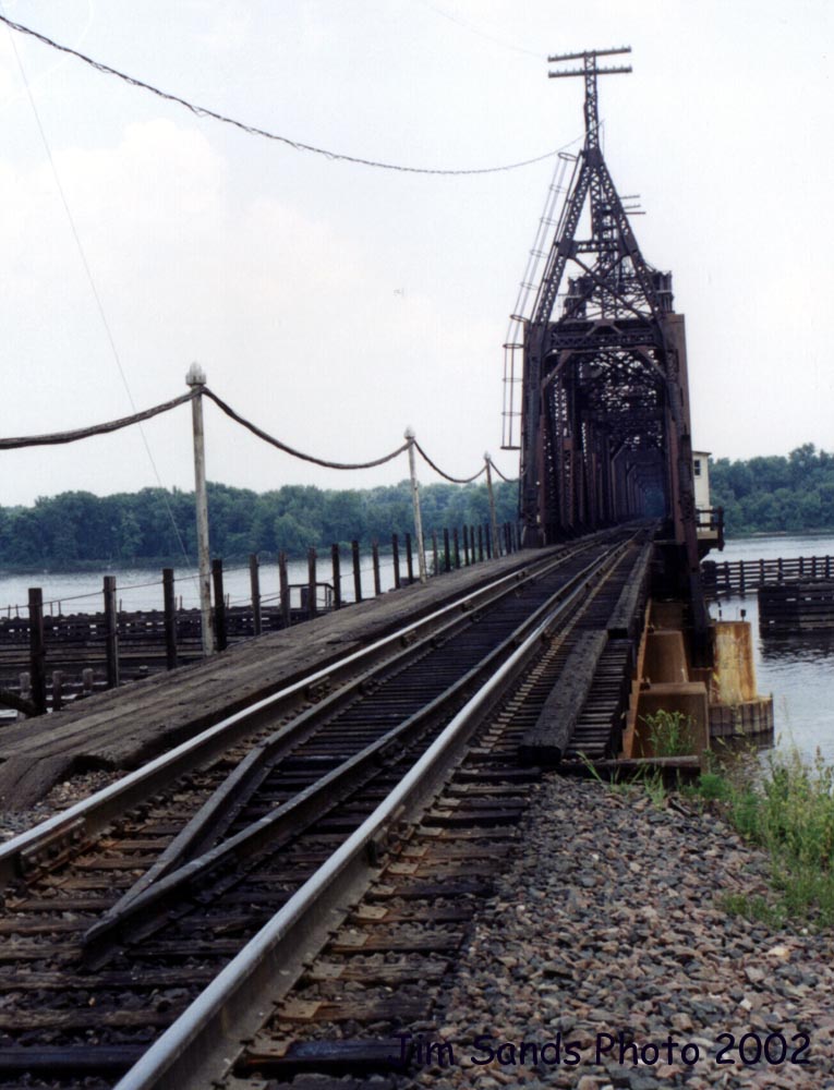 Milwaukee Bridge over Mississippi River 2002