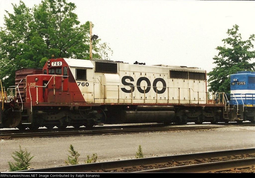 A SOO SD40 and a GATX SD40-2 await their next assignment