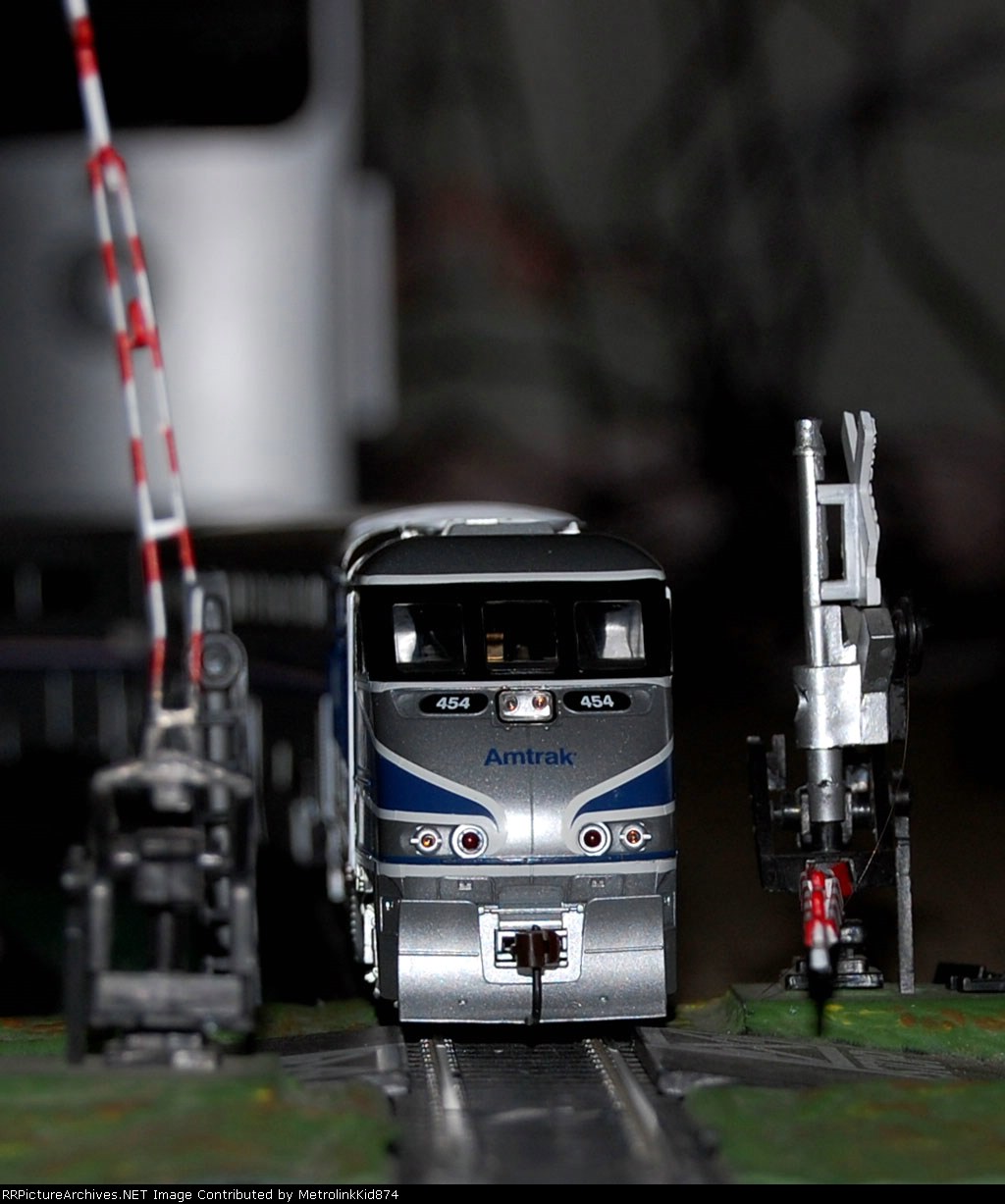 Amtrak West (Surfliner) F59PHI 454