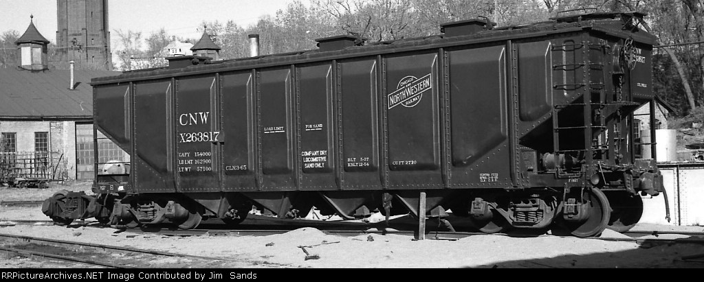 CNW X263817 Engine sand car @ Cedar Lake