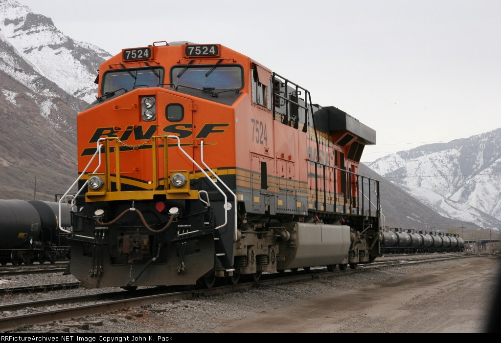 BNSF 7524