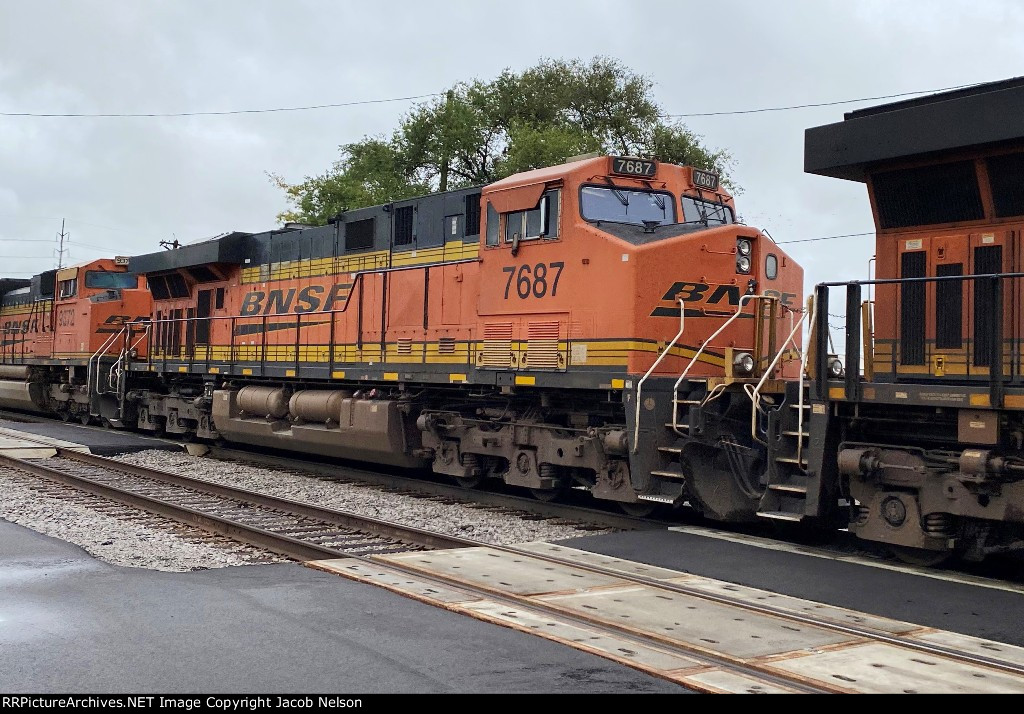 BNSF 7687