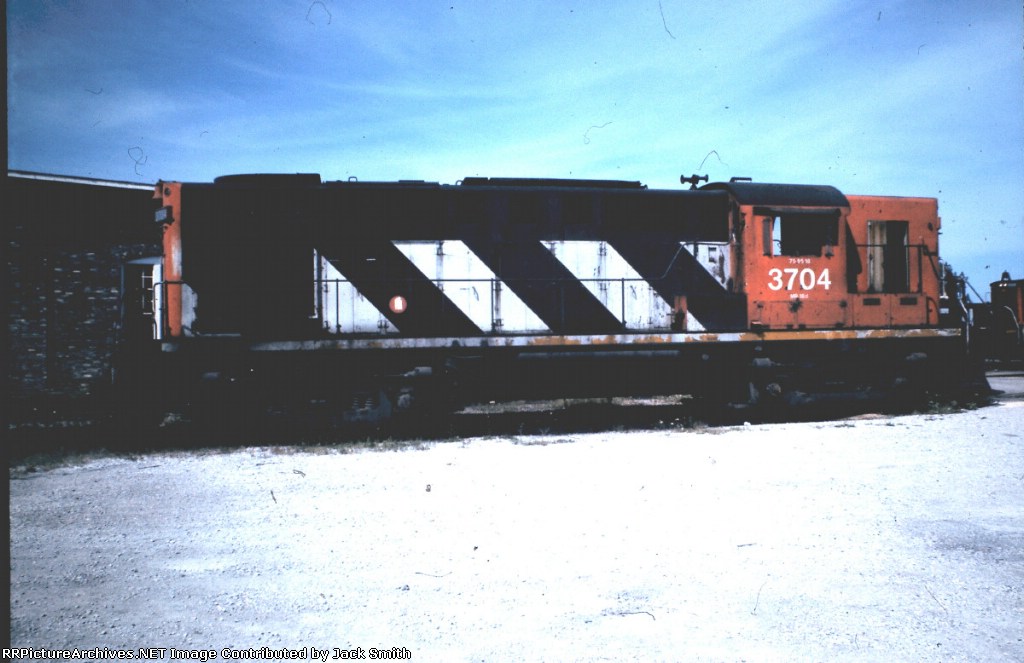 CN 3704