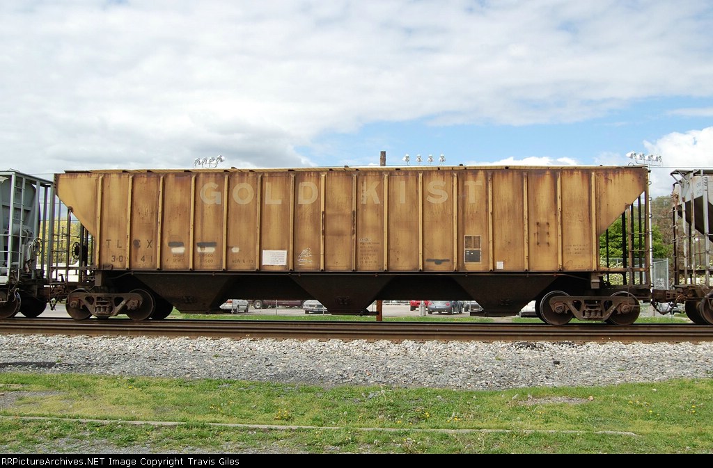 Gold Kist TLCX 30141 covered hopper