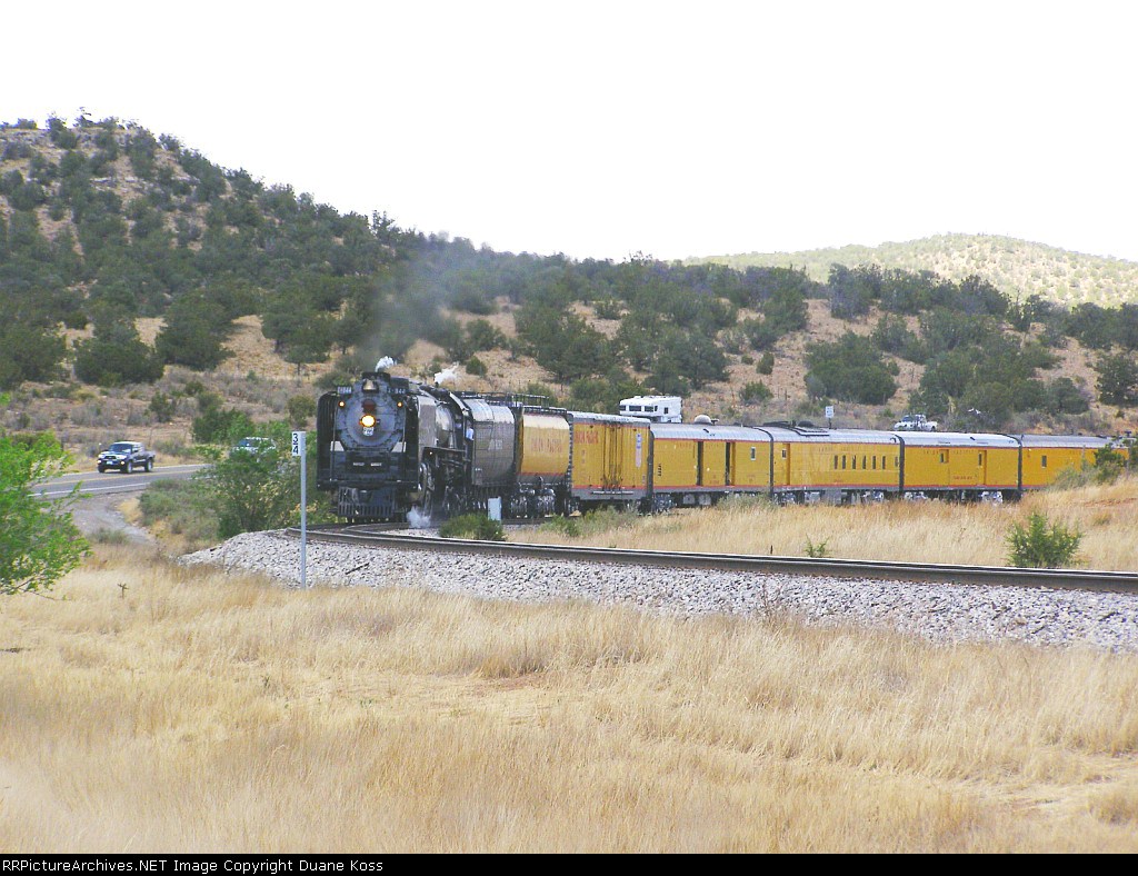 UP 844 coming into town