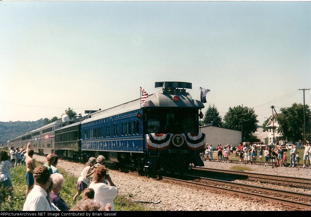 The Bush train westbound at Kenova, WV