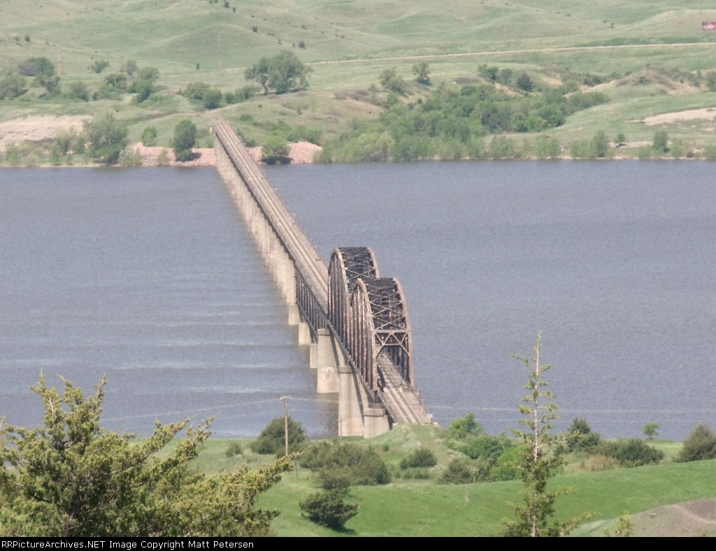 Milwaukee Road Missouri River Bridge @ Chamberlain, SD