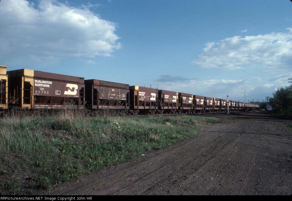 1341-13 BN taconite train action