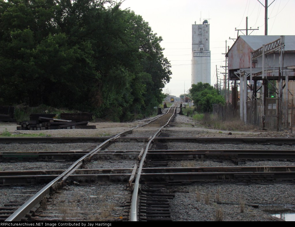 Looking North on ex-ATSF track crossing e -MoPac track