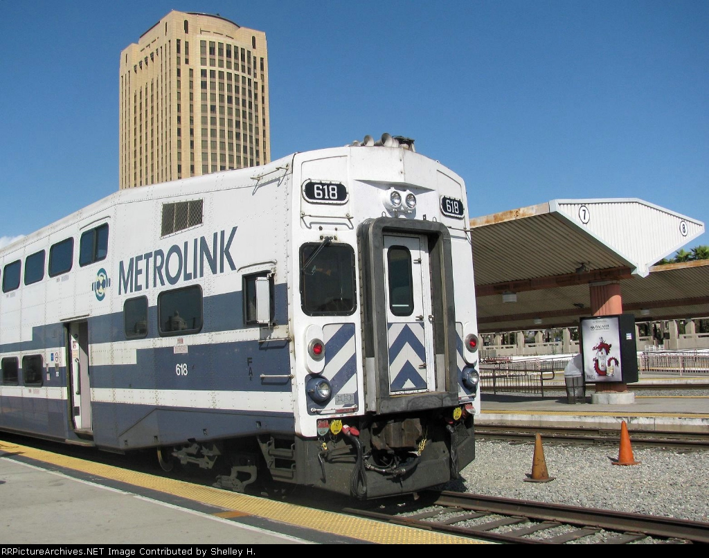 618 on the end of the only train in the station