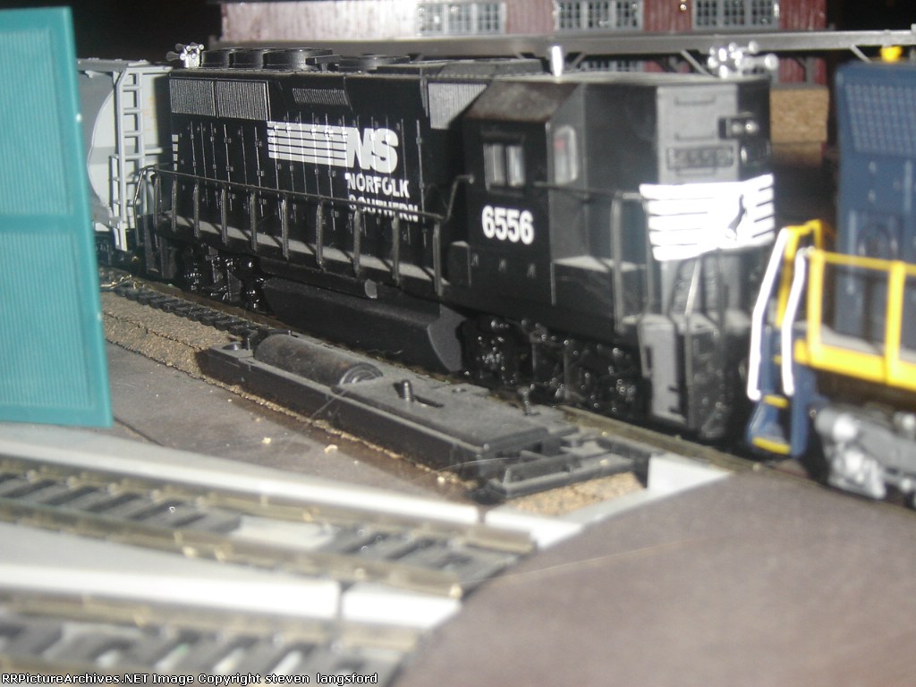 MY NS (EMD GP50)