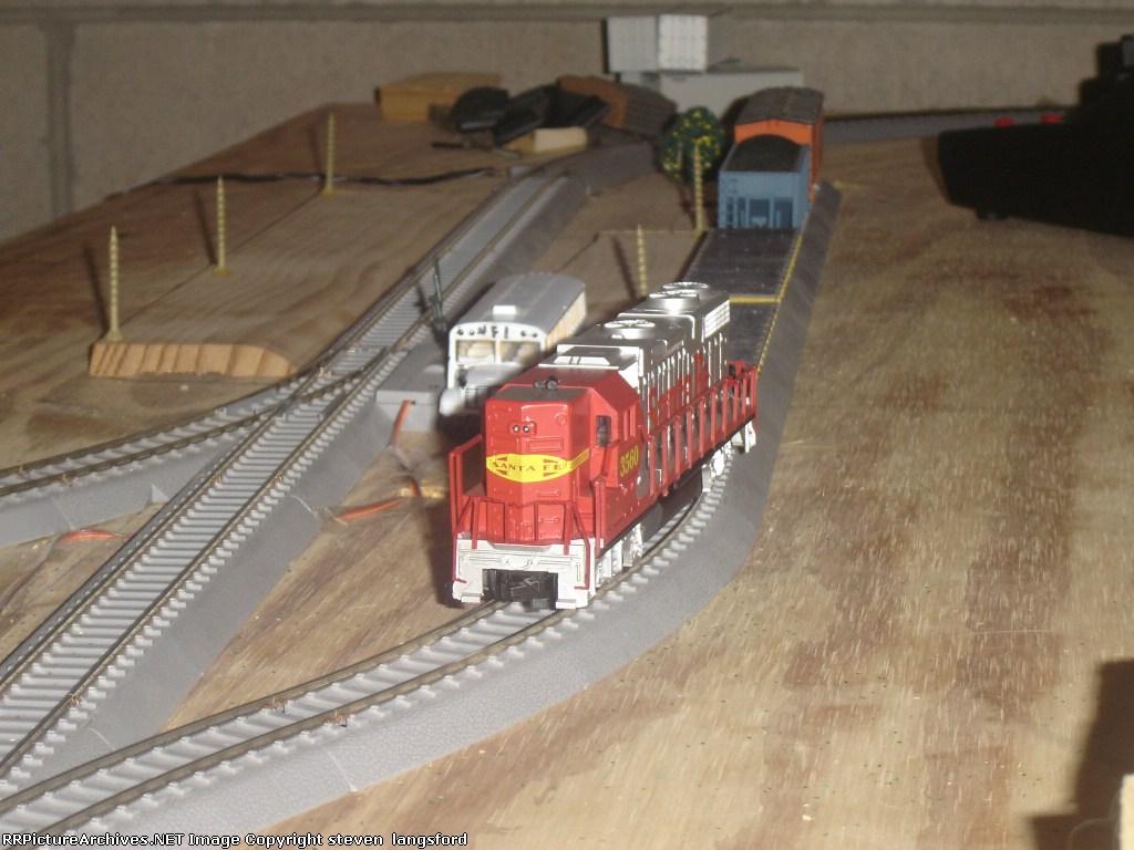 MY BRAND NEW ATSF (EMD GP38-2) HIGH HOOD