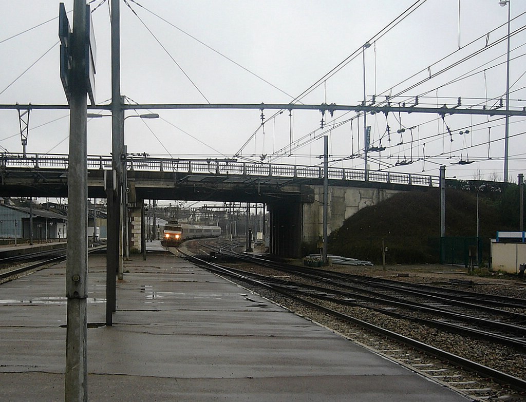 SNCF BB7200 107256 Entrer Dans la Gare SNCF du Chartres. Train Vitesse ...