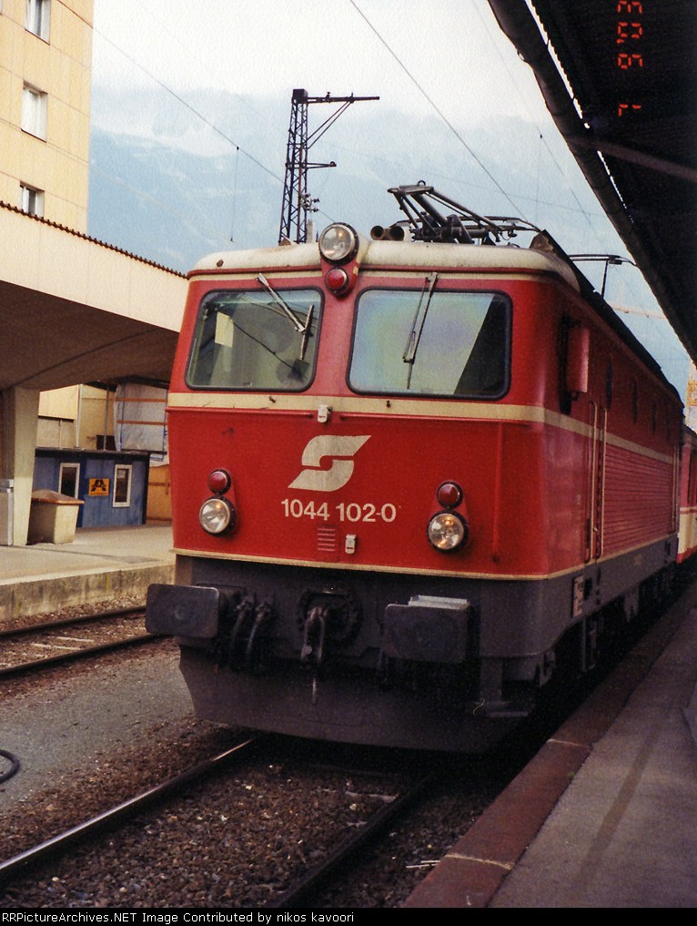 OBB 1044 in Original paintscheme