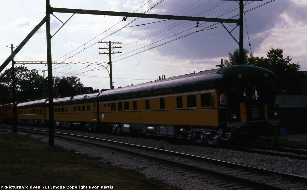 CNW Business Cars on the South Shore?!