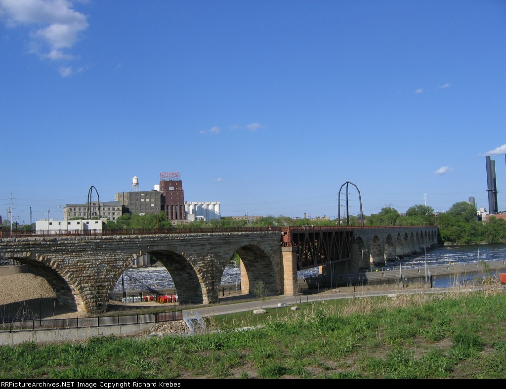 The Mighty Bridge Jim Hill Built