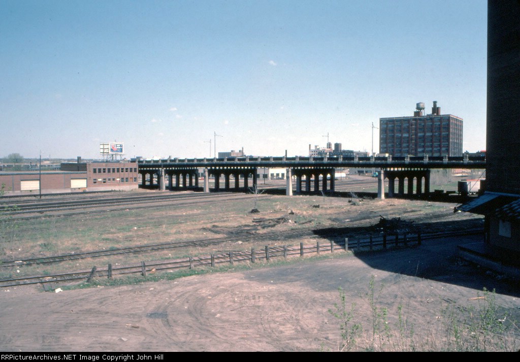 1226-04 BN-C&NW Mpls Downtown Trench