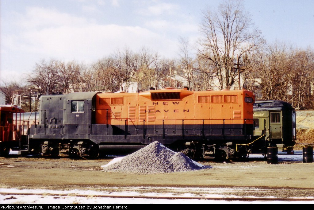 "New Haven" GP9 40 (exact date unknown)