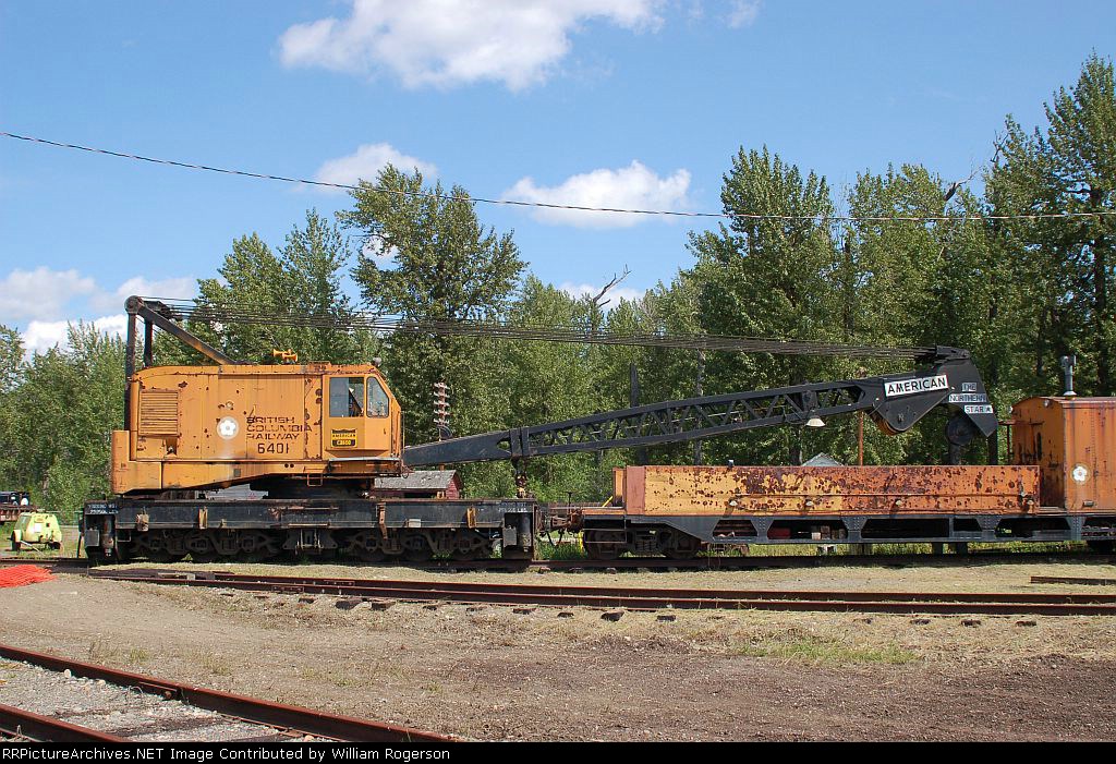 BC Rail, Ltd. (BCOL) Derrick Crane No. 6401 and Idler Car No. 6402