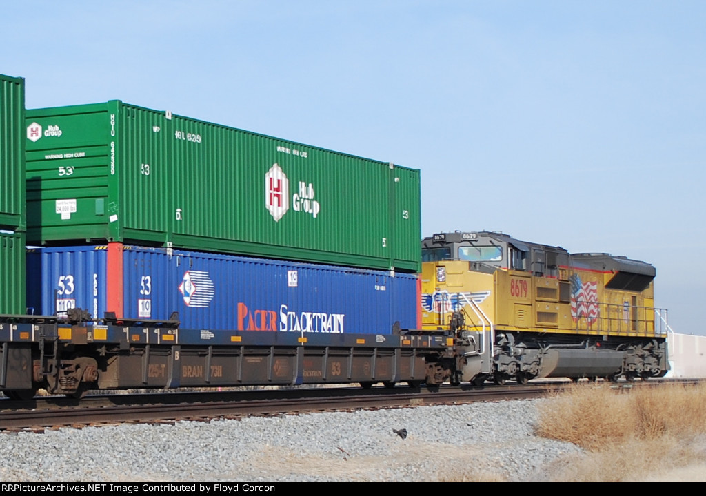 UP 8679 DPU pushes on BRAN 7311