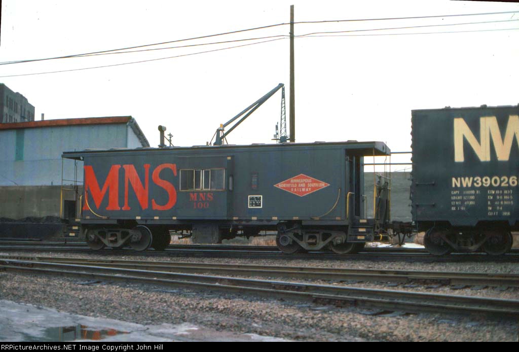 1127-09 Eastbound MN&S Northtown transfer passing Mpls GN Depot