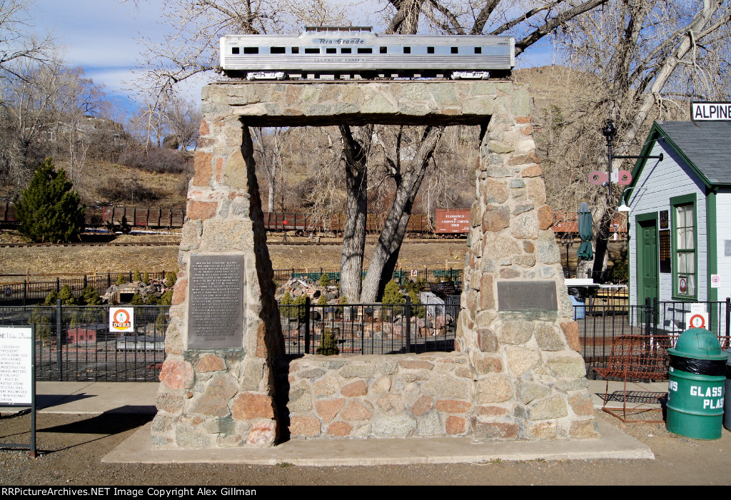 Rio Grande Dome Car Monument