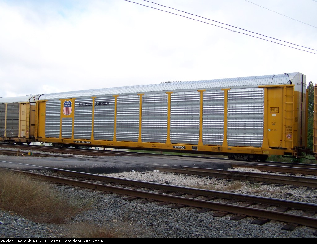 UP autorack new slogan