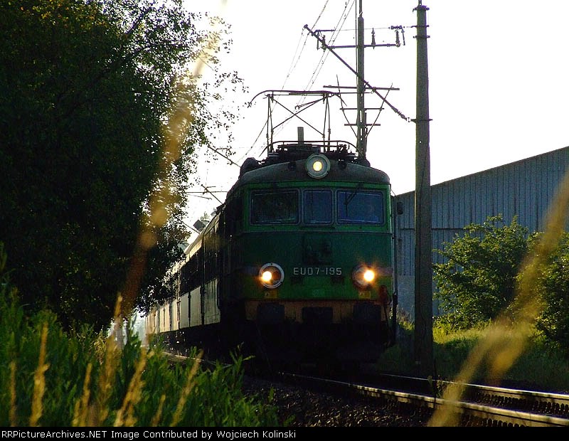 EU07-195