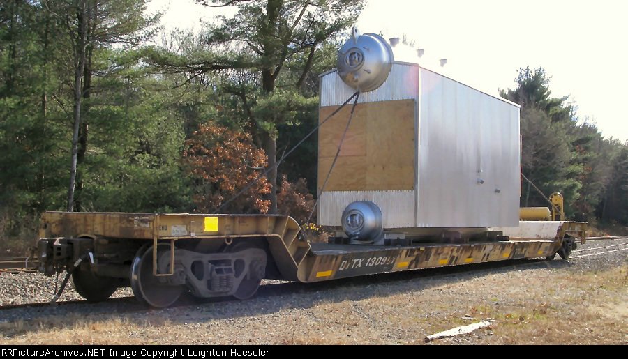 QTTX 130951 with oversize load