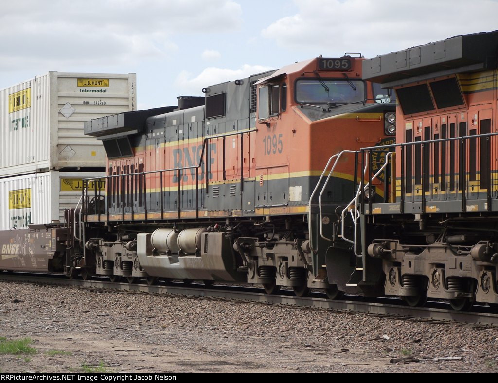 BNSF 1095