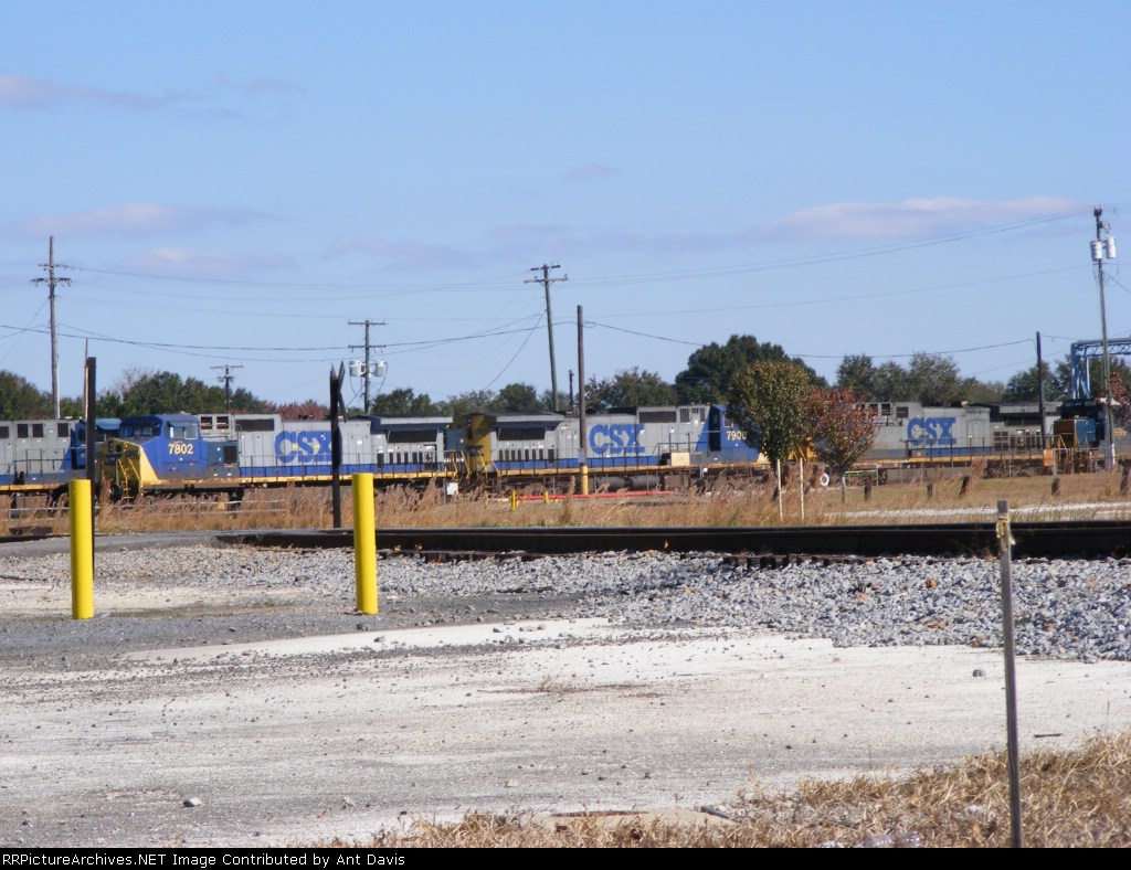 CSX 7802, CSX 7900, & various other locomotives spend Thanksgiving in ...