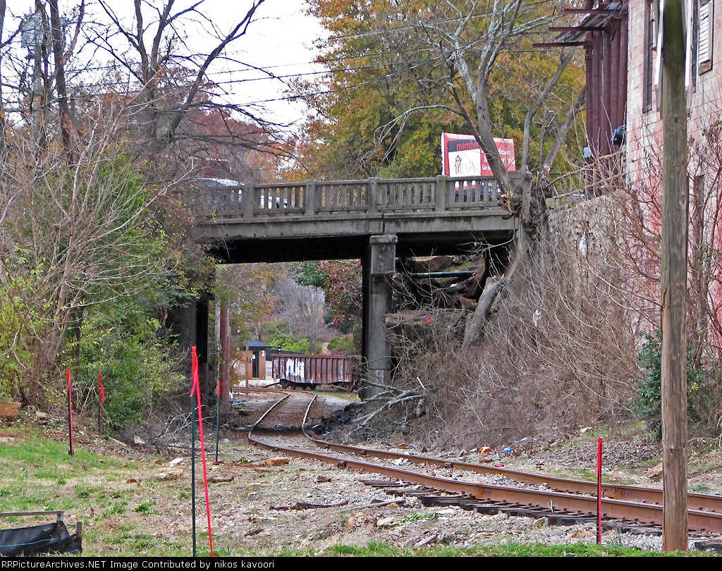 Old overpass over the CofG
