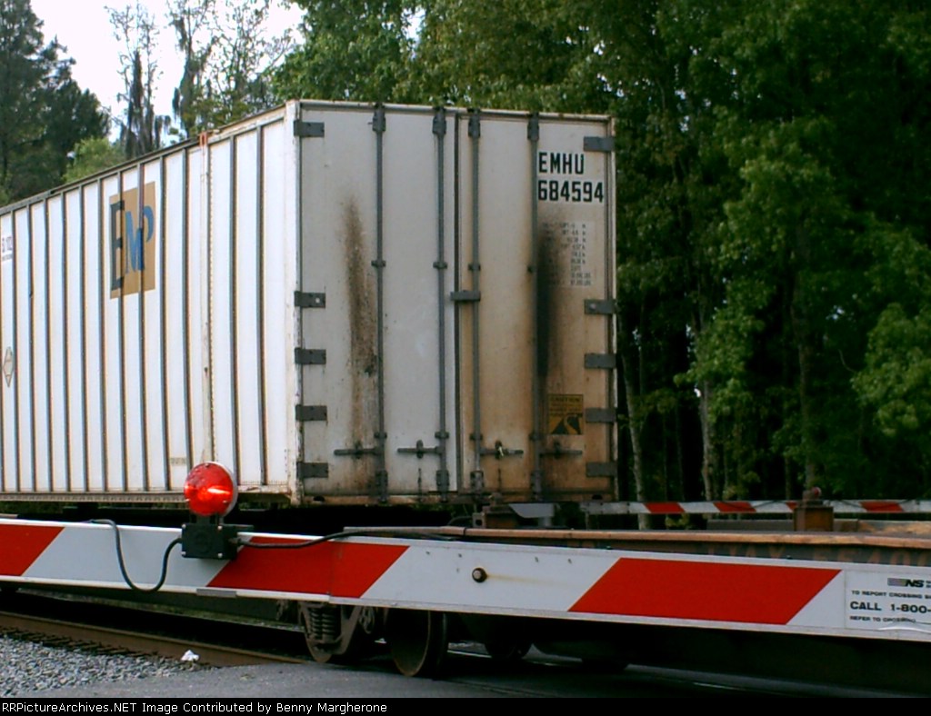 EMHU 684594