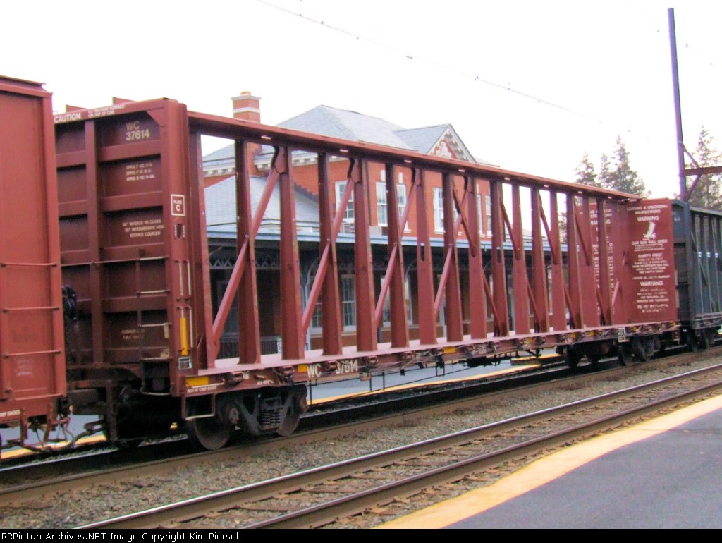 WC 37614 on CSX Q438