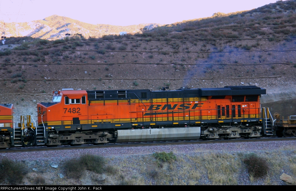 BNSF 7482