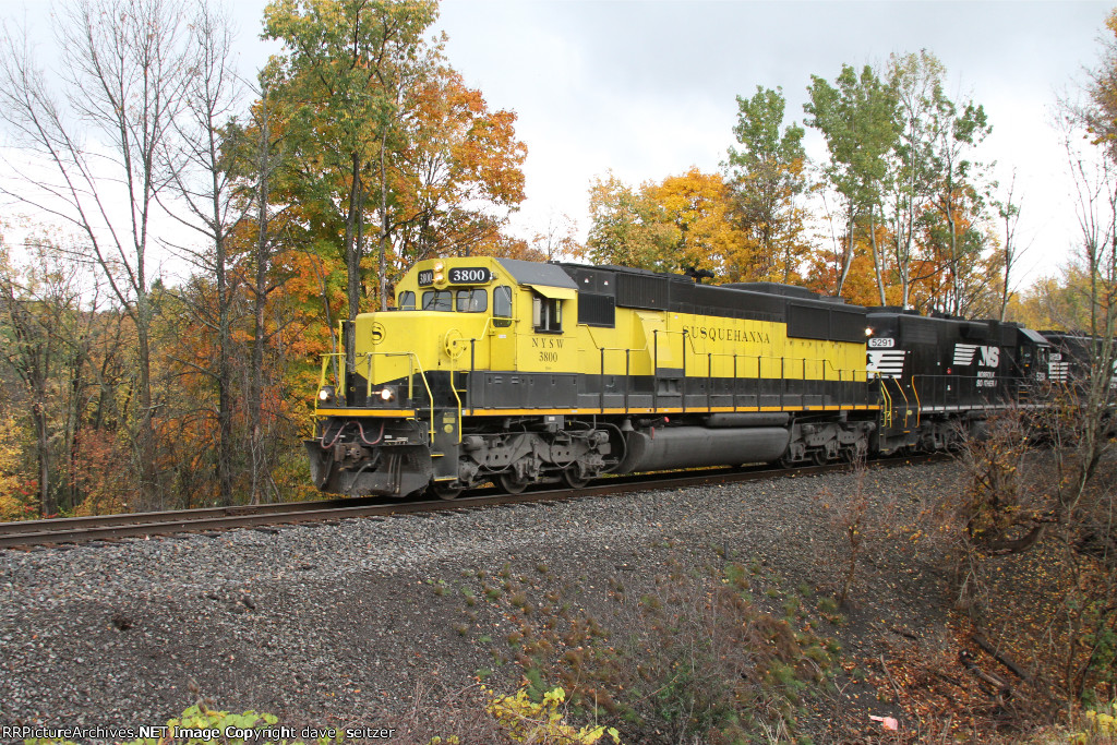 CL-3 makes a late run for Syracuse.