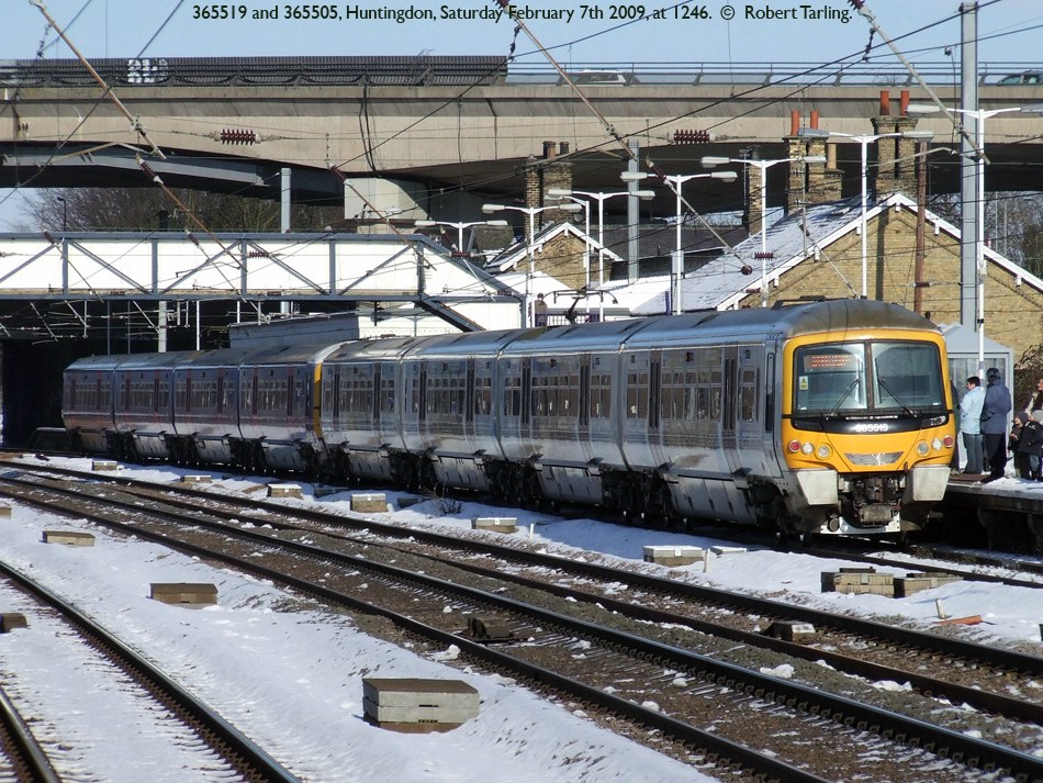 365519 leads!365505 on an Up King's Cross stopper.