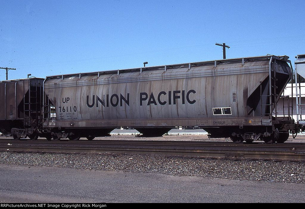 UP ACF Covered Hopper 76110