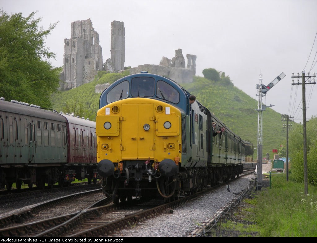 37324 leaving Corfe Castle