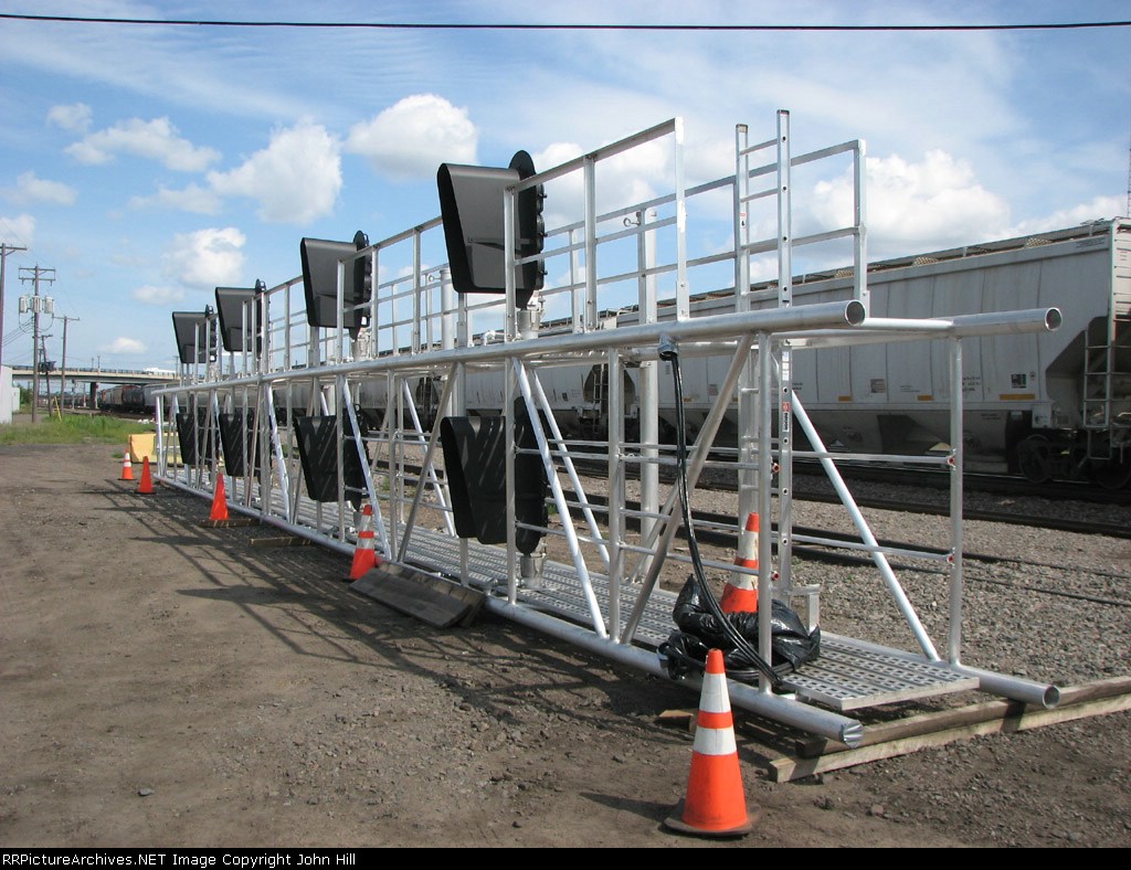 090731021 New signal bridge project for BNSF CTC University Jct.