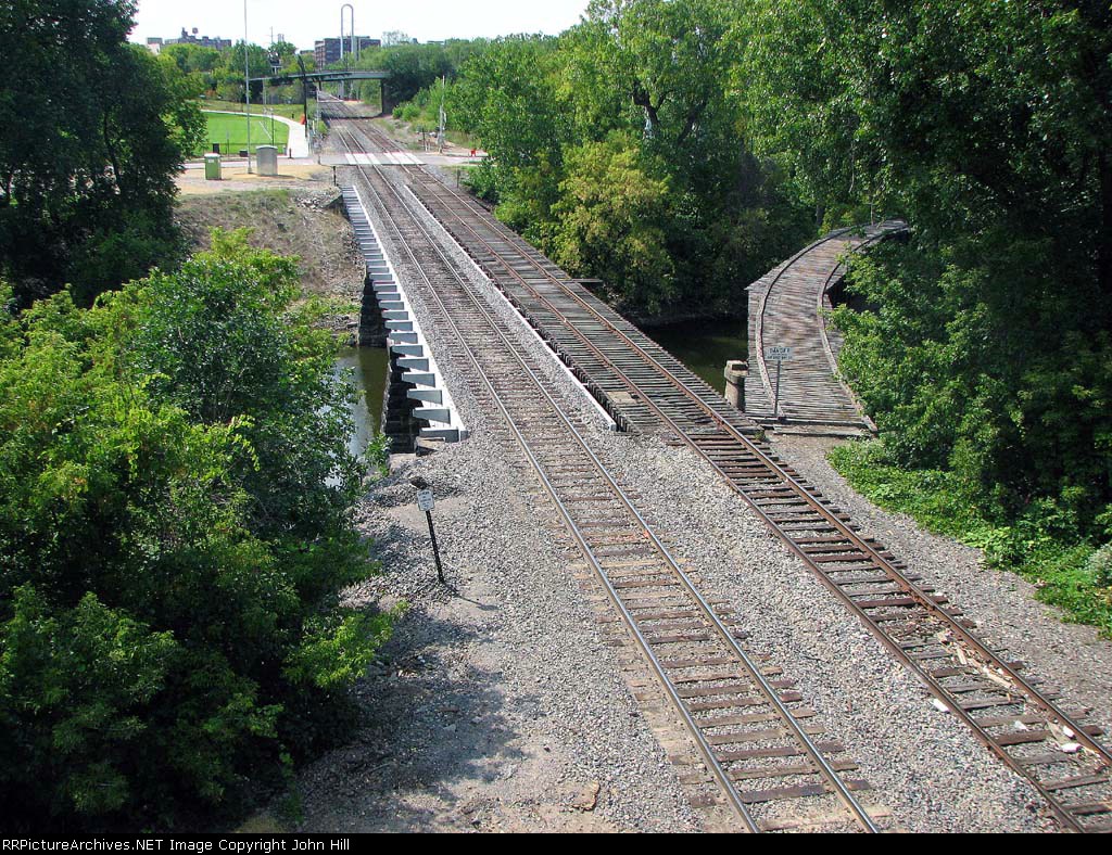 090831066 BNSF Wayzata Sub. bridge over Mississippi River east channel